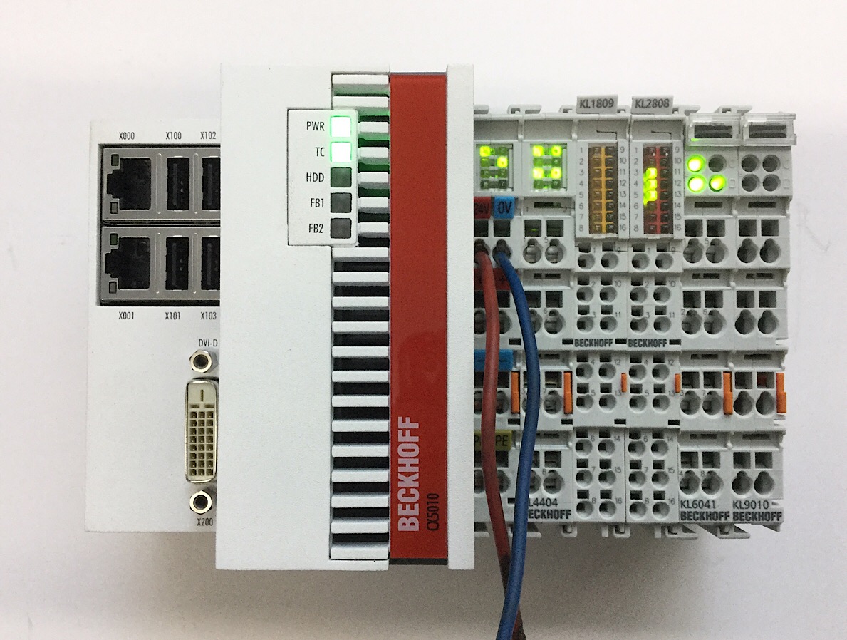 Beckhoff CX5010-1111 CPU Module mit 5 Module 1x KL4404, 1x KL1809, 1x ...