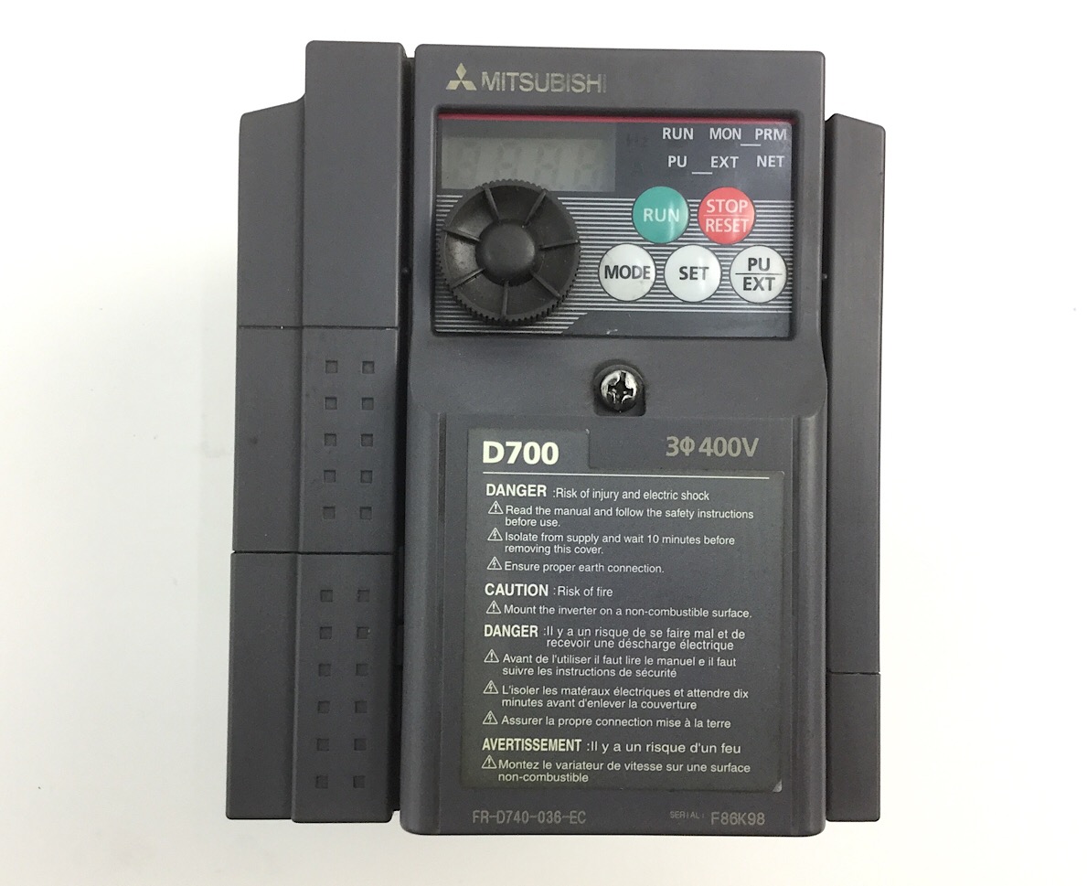 3x Mitsubishi FR-D740-036-EC Frequenzumrichter Output: 3.6A 3PH AC380-480Vmax