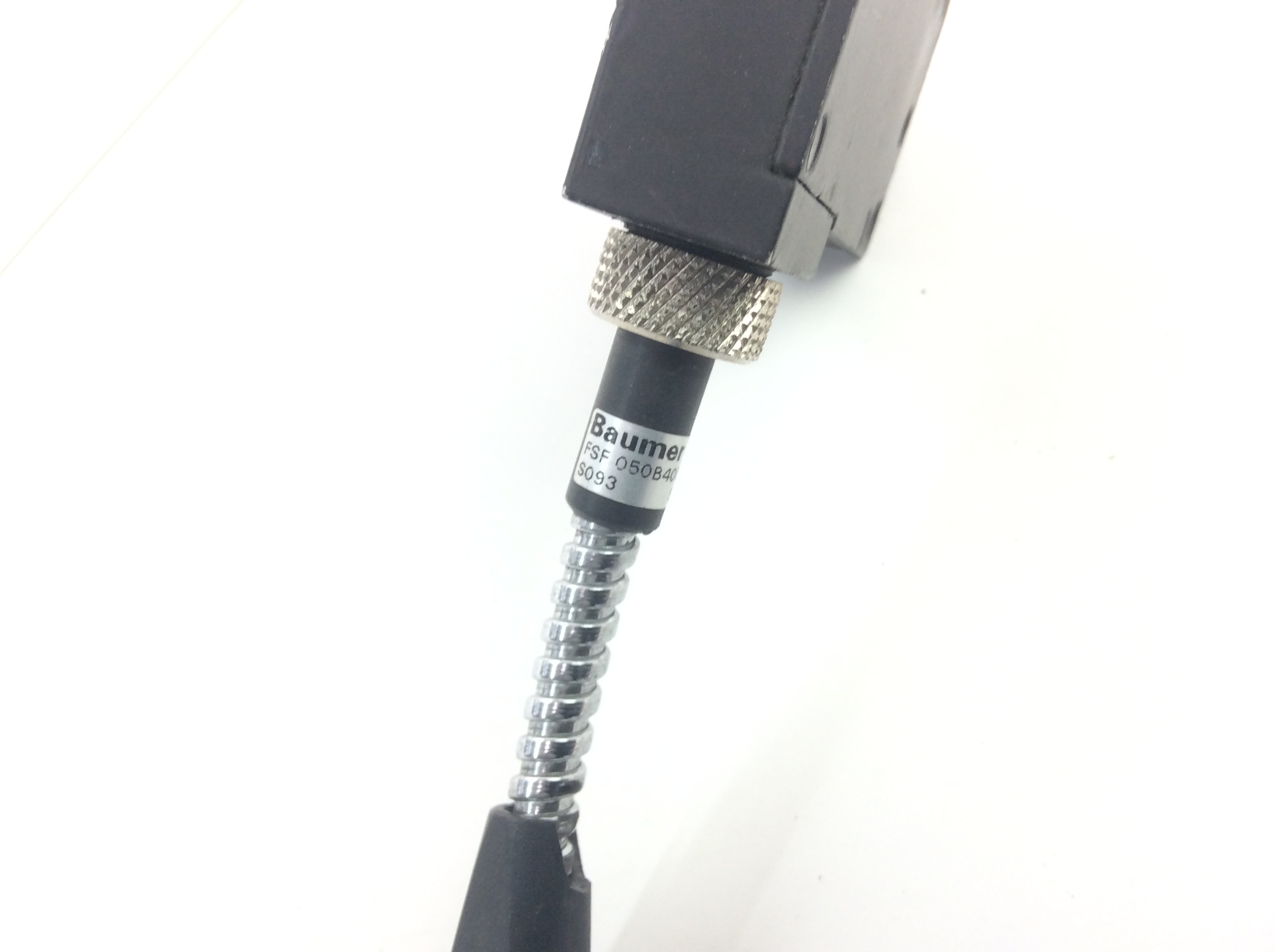 5x Baumer FSF 050B4004 Sensor mit 4x Baumer FVDM 15P5103/S14 Lichtleiter