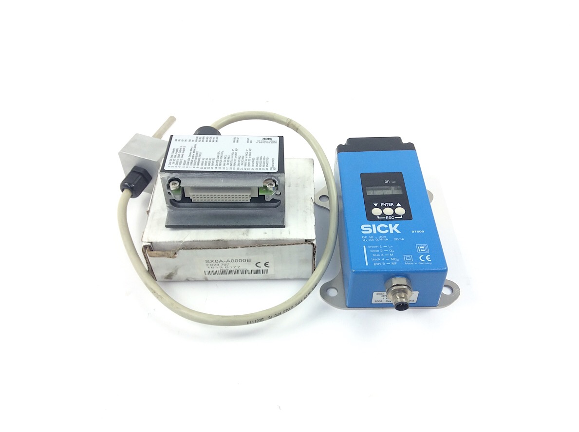 2er Set Sick 1x 2 023 797 Steckverbinder, 1x DT500-A111 Distanzsensor