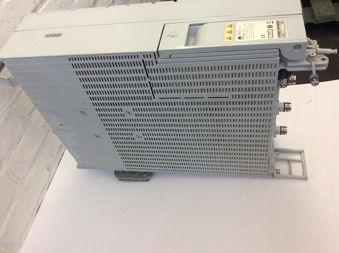Huawei mobile base station RRU5509t 2T4R, 4G / LTE, 700/800 + 900MHz