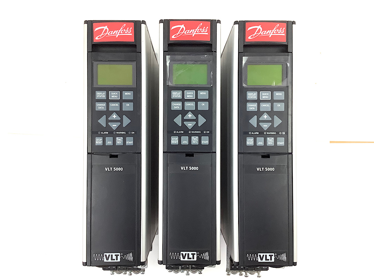 3x DANFOSS VLT 5000, VLT5003PT5B20SBR3DF00A00C0 3,4A