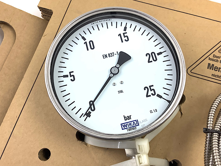 WIKA EN 837-1 Manometer (14023675) mit WIKa 990.27 OVP