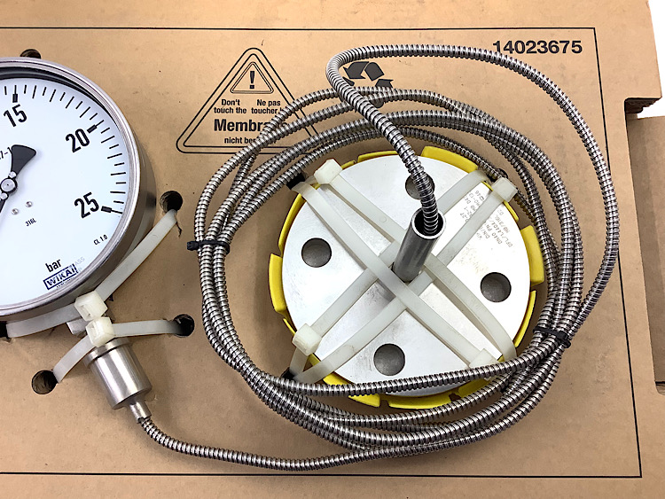 WIKA EN 837-1 Manometer (14023675) mit WIKa 990.27 OVP