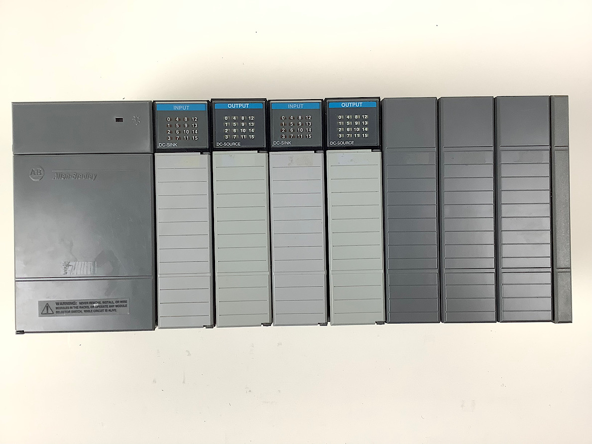 ALLEN BRADLEY SLC500 7-Slot RACK 2x Input Module 2x Output Module