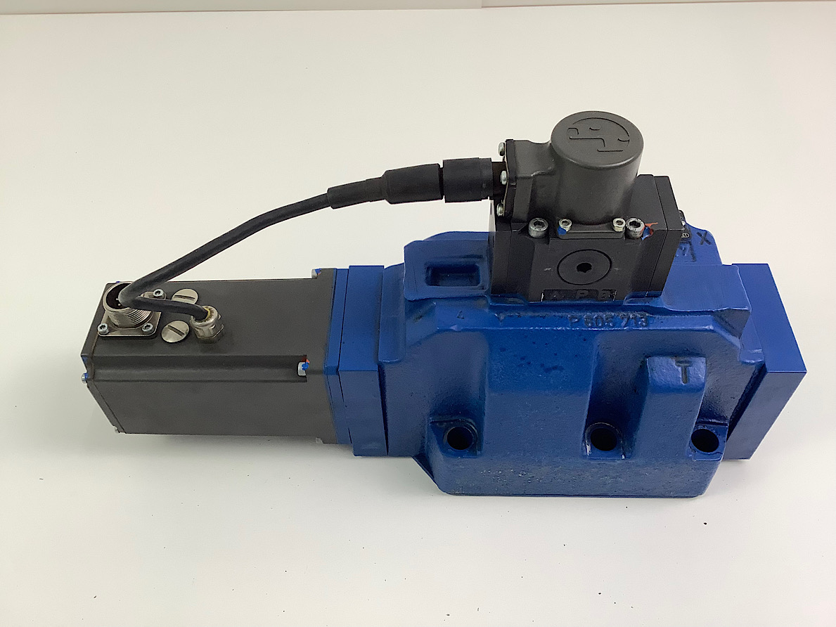 Rexroth Hydraulikventil / Wegeventil R901132087