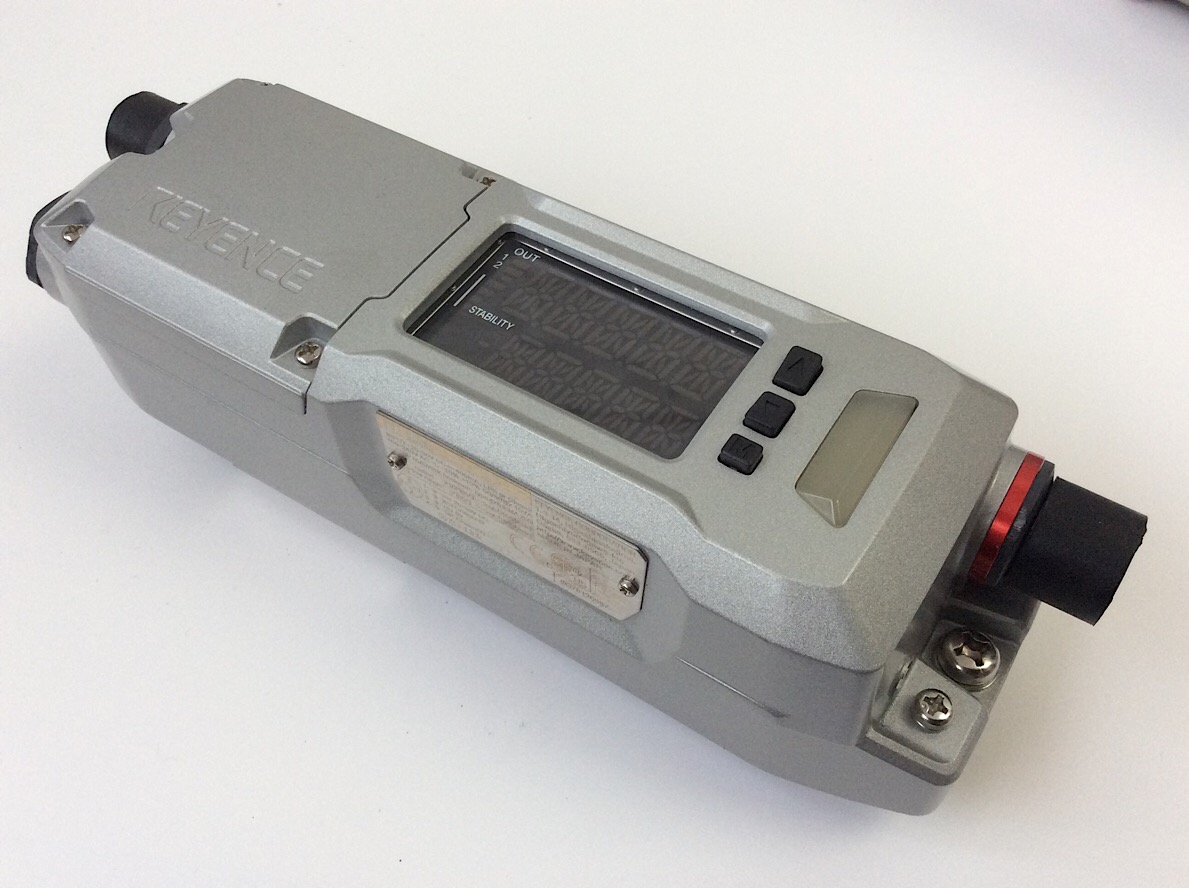 Keyence FD-R80 anklemmbarer Durchflusssensor, Haupteinheit 65 - 80 A