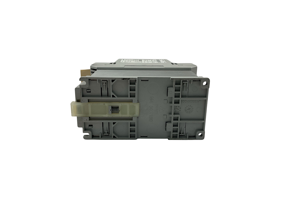 Allen-Bradley 160-AA04NSF1P1 Series C 0,75kW / 1HP Out: 200-230 V 4,5 A